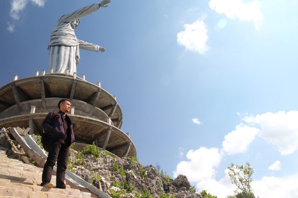 patung yesus burake