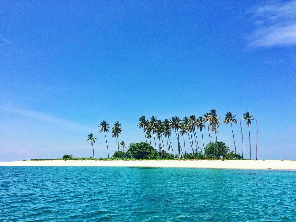 Pulau Manimbora, Pulau Spongebobnya Indonesia