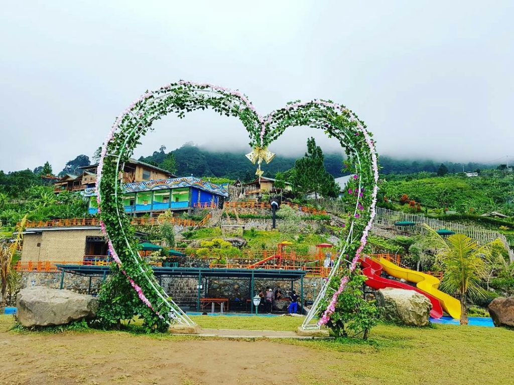 Wisata Baru Villa Khayangan di Bogor yang lagi Hits