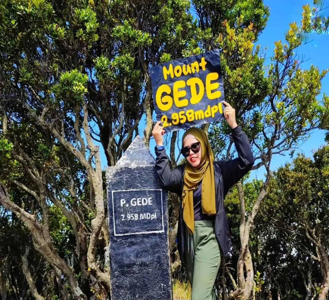 Pertama kali Tektok Gunung Gede 2958 MDPL via Putri